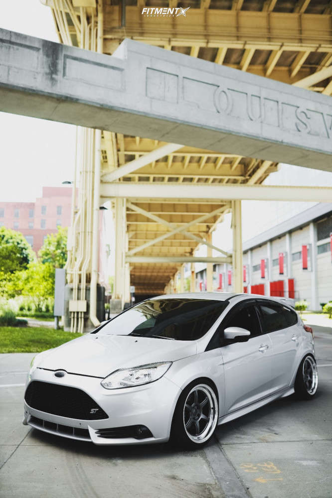 2014 Ford Focus ST with 18x9.5 Kansei Roku and Achilles 225x40 on ...