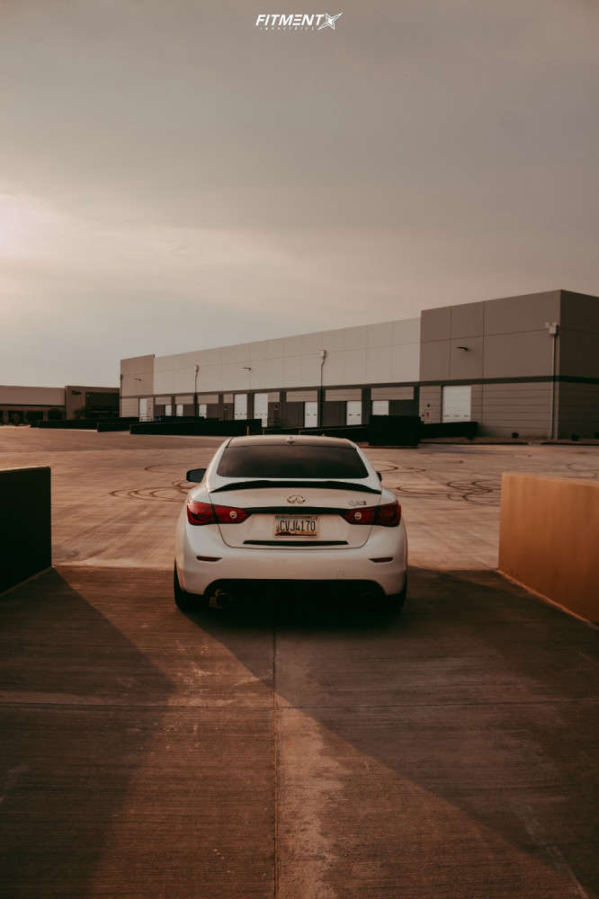 2015 INFINITI Q50 Base with 19x9.5 ESR Rf2 and Achilles 255x35 on Stock ...