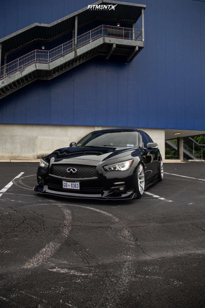 2015 INFINITI Q50 Sport with 19x10.5 ESR Cs8 and Ohtsu 245x40 on ...