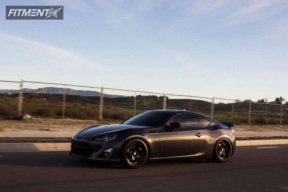 2015 Scion FR-S Base with 18x9.5 ESR Sr06 and Federal 245x35 on ...
