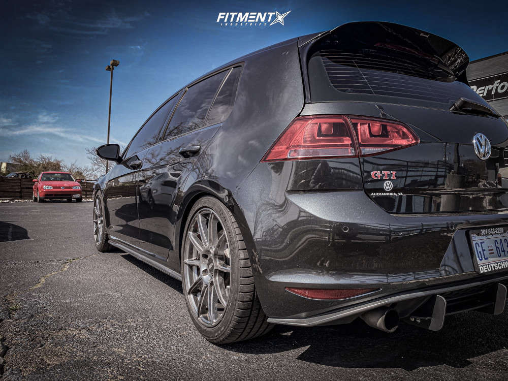 2015 Volkswagen GTI Autobahn with 18x8 Flow One Race Spec F3 and ...