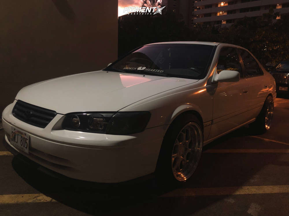 2000 Toyota Camry LE with 18x9.5 Aodhan Ds01 and Kumho 225x45 on ...