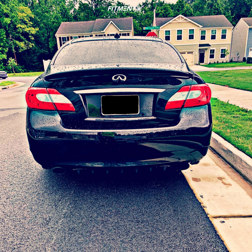 2011 INFINITI M56 X with 20x10.5 ESR Rf11 and Continental 275x35 on Air ...