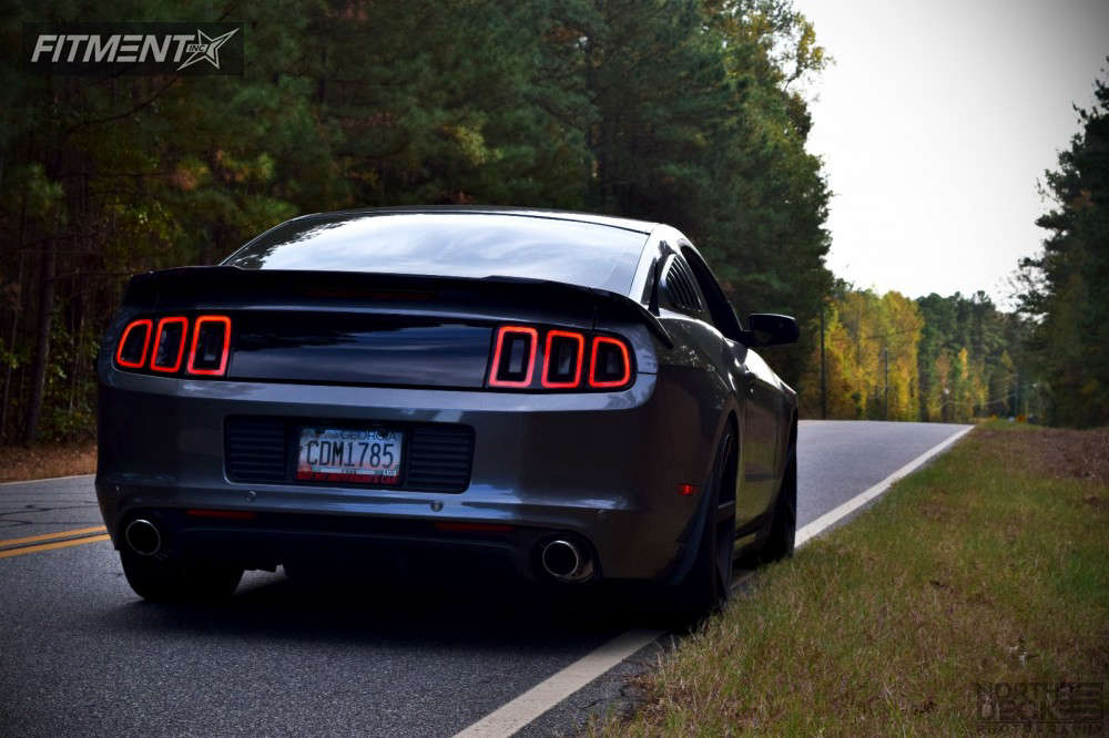 2014 Ford Mustang GT with 20x8.5 MMD 551C and Mickey Thompson 255x35 on ...