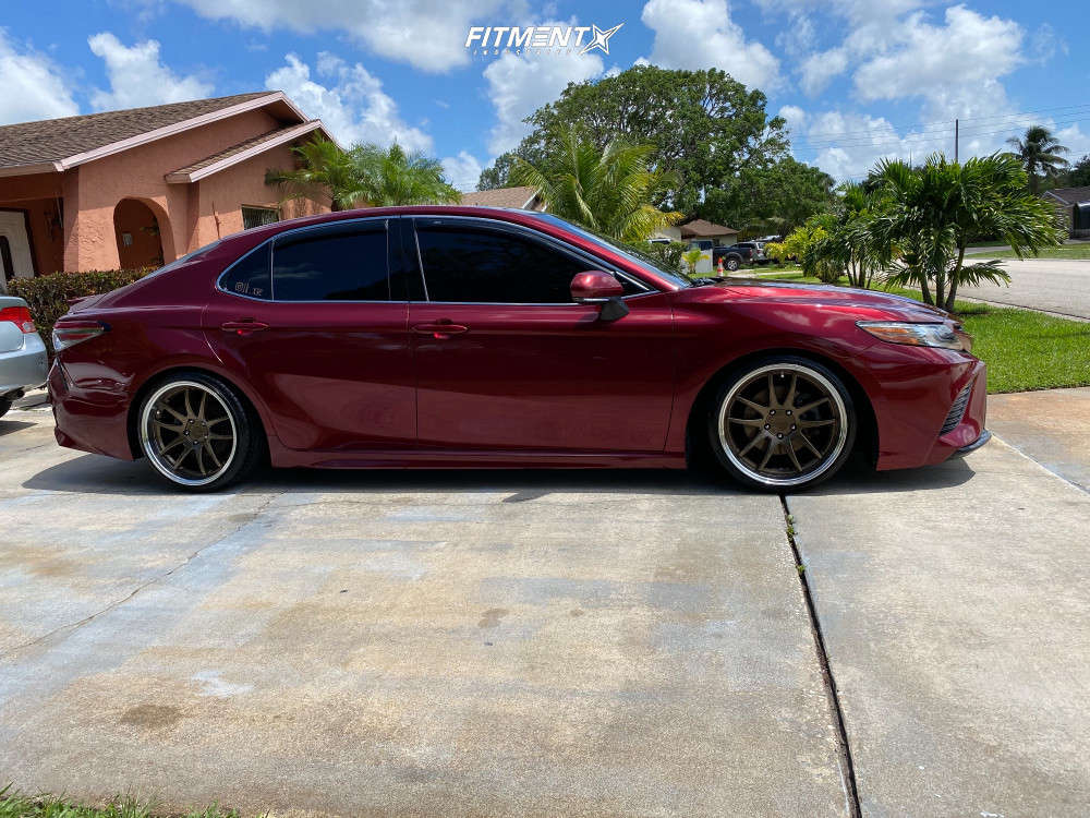 2018 Toyota Camry XSE with 19x9.5 Aodhan Ds02 and Hankook 225x35 on ...