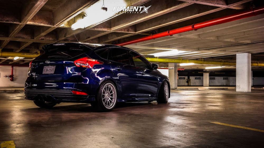 2016 Ford Focus ST with 18x9.5 Enkei Nt03m and Michelin 255x35 on ...