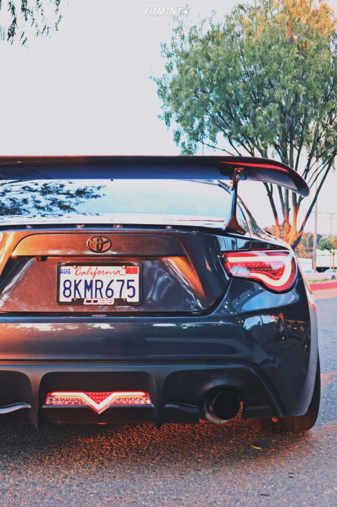 2017 Toyota 86 Base with 18x9.5 Gram Lights 57cr and Michelin 245x35 on ...