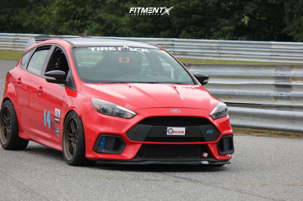 2018 Ford Focus RS with 18x9 Enkei Rpf1 and Bridgestone 255x35 on ...