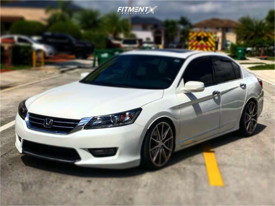 2014 Honda Accord EX-L with 19x8.5 Vossen Hf3 and Federal 225x35 on ...