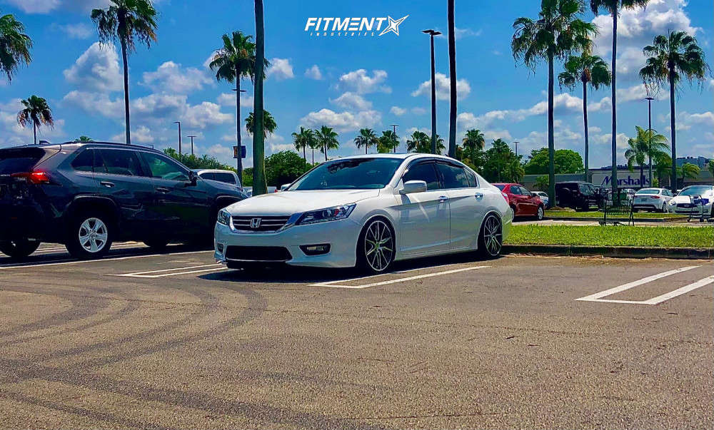 2014 Honda Accord EX-L with 19x8.5 Vossen Hf3 and Federal 225x35 on ...