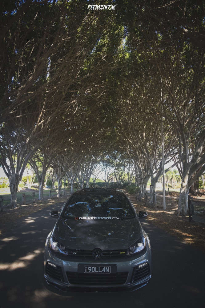 2011 Volkswagen Golf R Base with 19x8.5 Rotiform Blq and Bridgestone ...