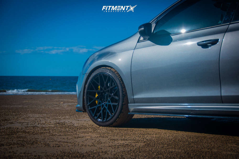 2011 Volkswagen Golf R Base with 19x8.5 Rotiform Blq and Bridgestone ...