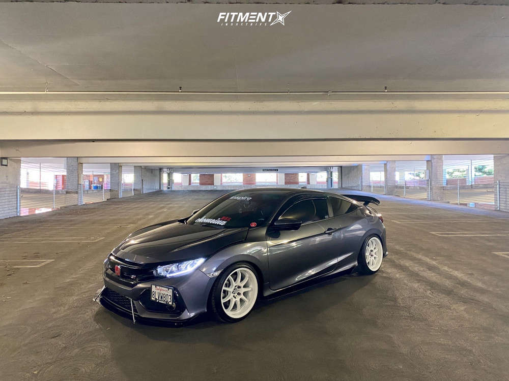 2019 Honda Civic Si with 18x9.5 Work Emotion D9r and Hankook 225x40 on ...