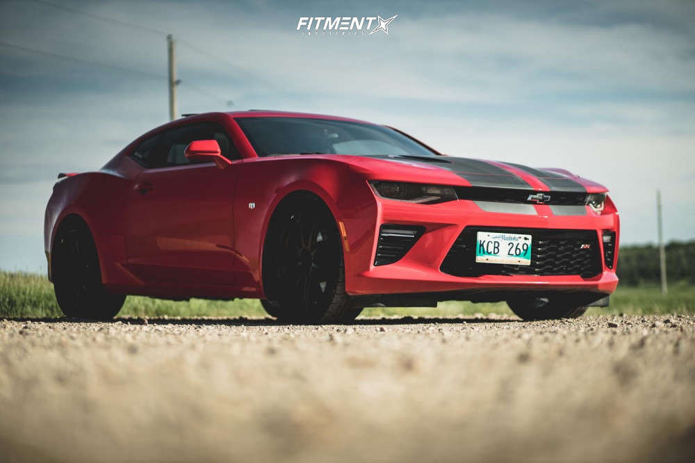 2017 Chevrolet Camaro SS with 20x9 Niche Essen and Firestone 245x40 on ...
