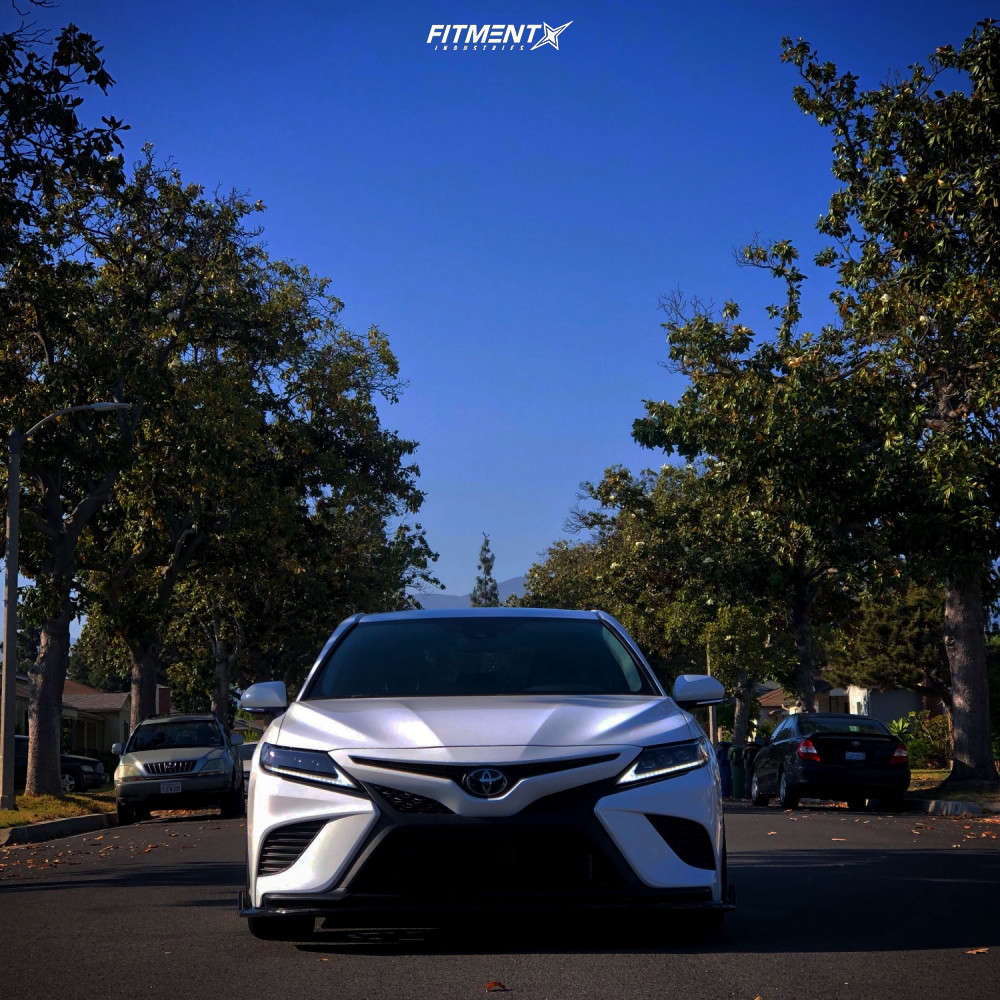 2020 Toyota Camry SE with 19x9.5 ESR Cs11 and Saffiro 235x30 on ...