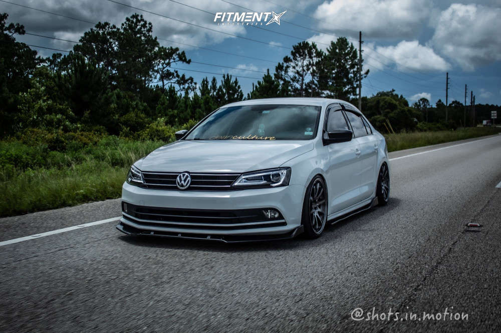 2016 Volkswagen Jetta Sport with 18x8.5 JNC Jnc006 and Lionhart 215x35 ...
