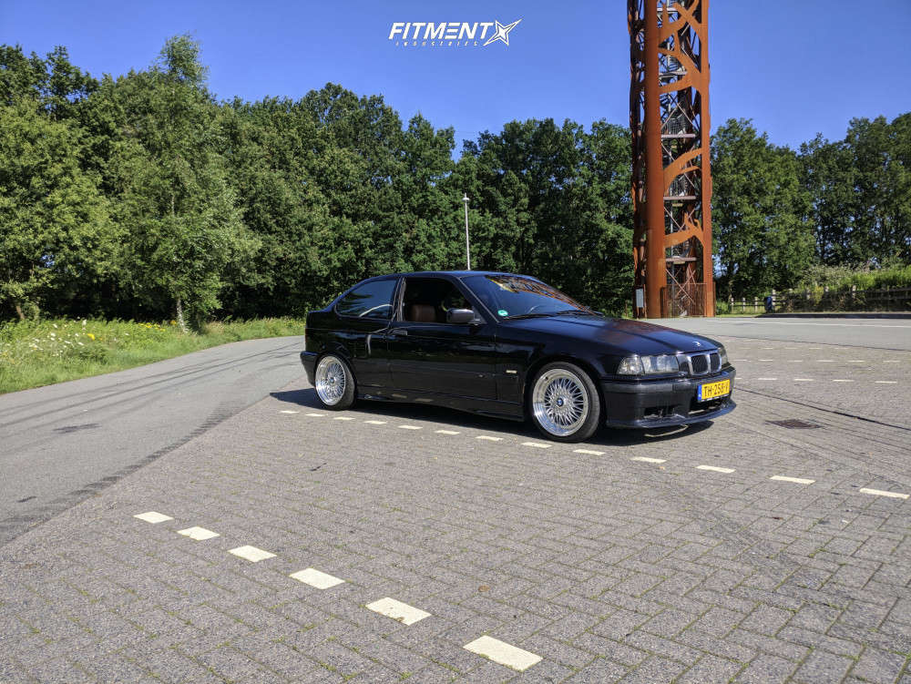 Bmw 318ti Racing In Germany