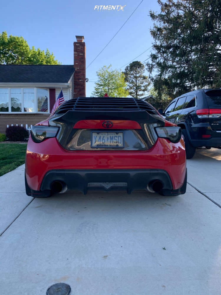 2013 Scion FR-S Base with 18x8.5 Cosmis Racing R1 and Federal 245x45 on ...