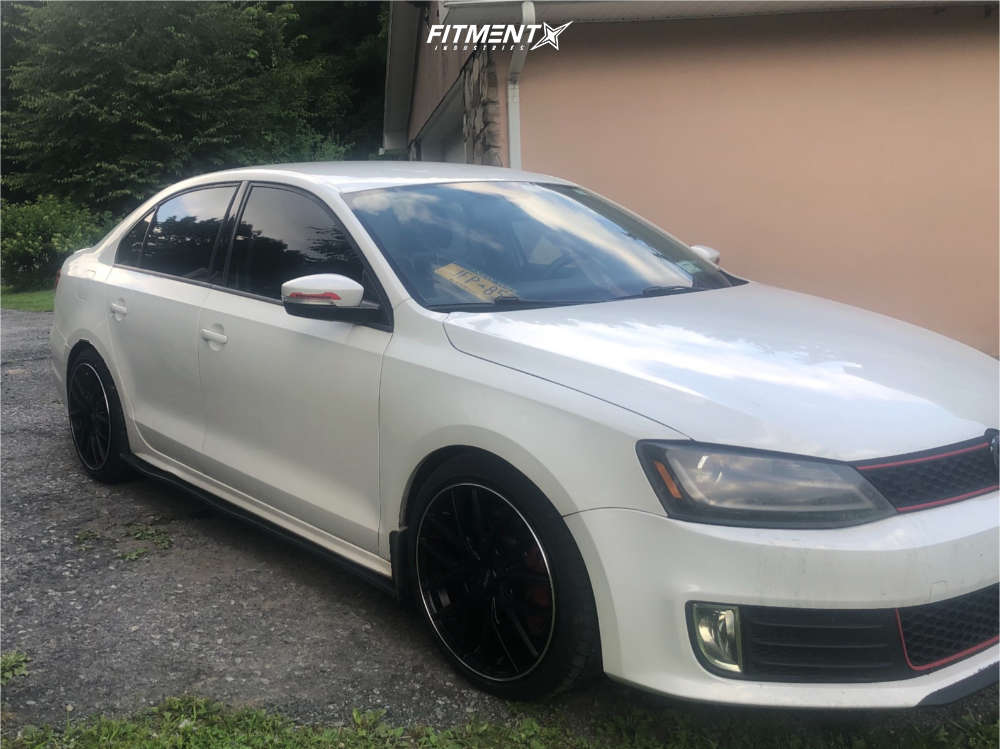 2012 Volkswagen Jetta SE with 18x8 Touren Tr60 and Vercelli 215x40 on ...