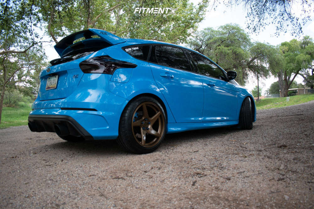 2017 Ford Focus RS with 18x9.5 Anovia Kinetic and Michelin 245x40 on ...