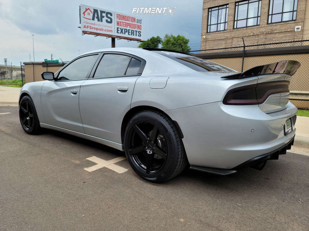 2019 Dodge Charger SXT with 20x8.5 Ravetti M13 and General 245x50 on ...