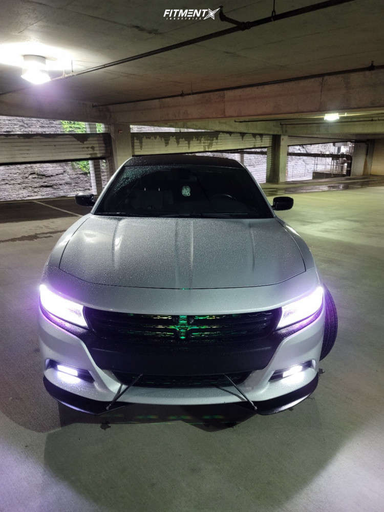2019 Dodge Charger SXT with 20x8.5 Ravetti M13 and General 245x50 on ...