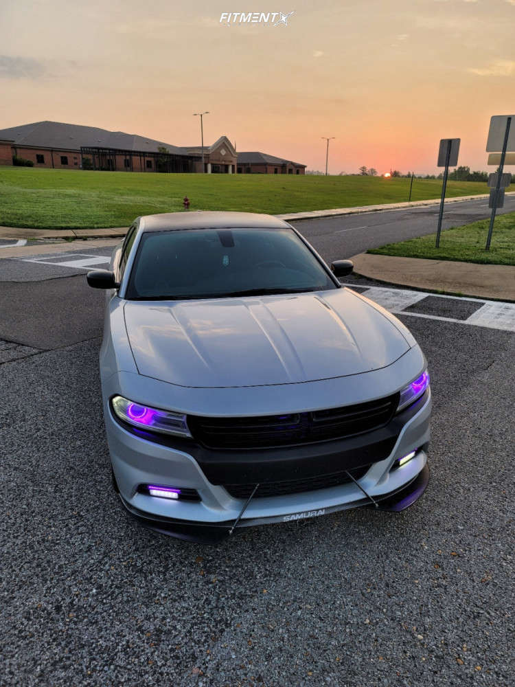 2019 Dodge Charger SXT with 20x8.5 Ravetti M13 and General 245x50 on ...