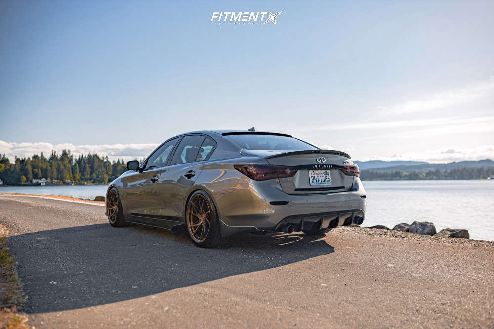 2014 INFINITI Q50 Hybrid Sport with 19x9.5 Vertini RFS1.9 and ...