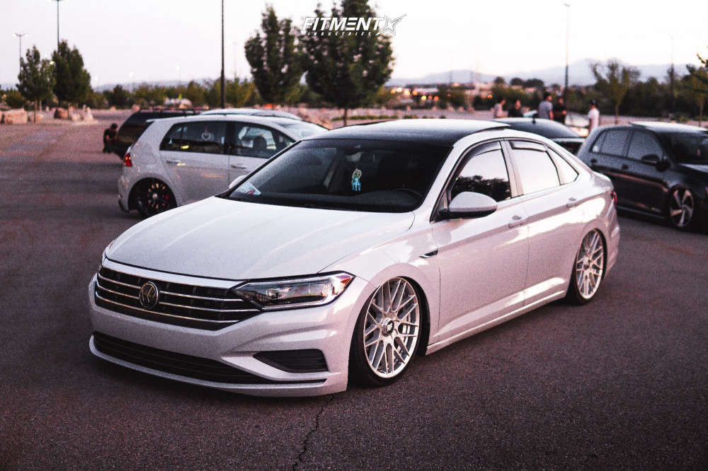 2019 Volkswagen Jetta SEL with 19x9 Rotiform Rse and Bridgestone 225x35 ...