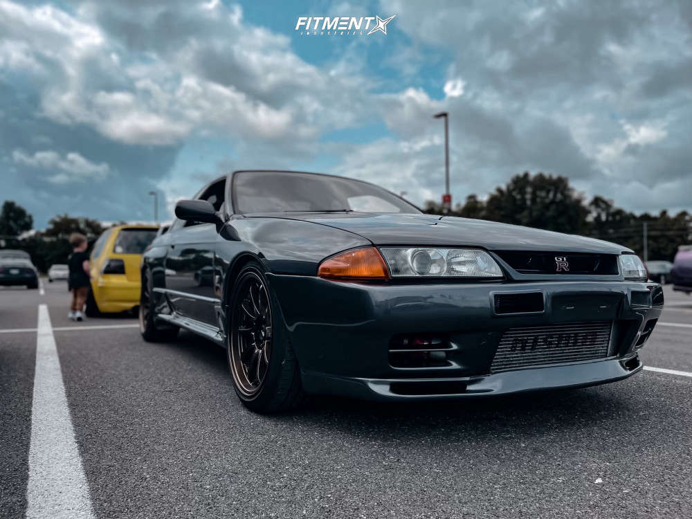 1994 Nissan Skyline GT-R with 18x9.5 Rays Engineering Ce28n and Pirelli ...