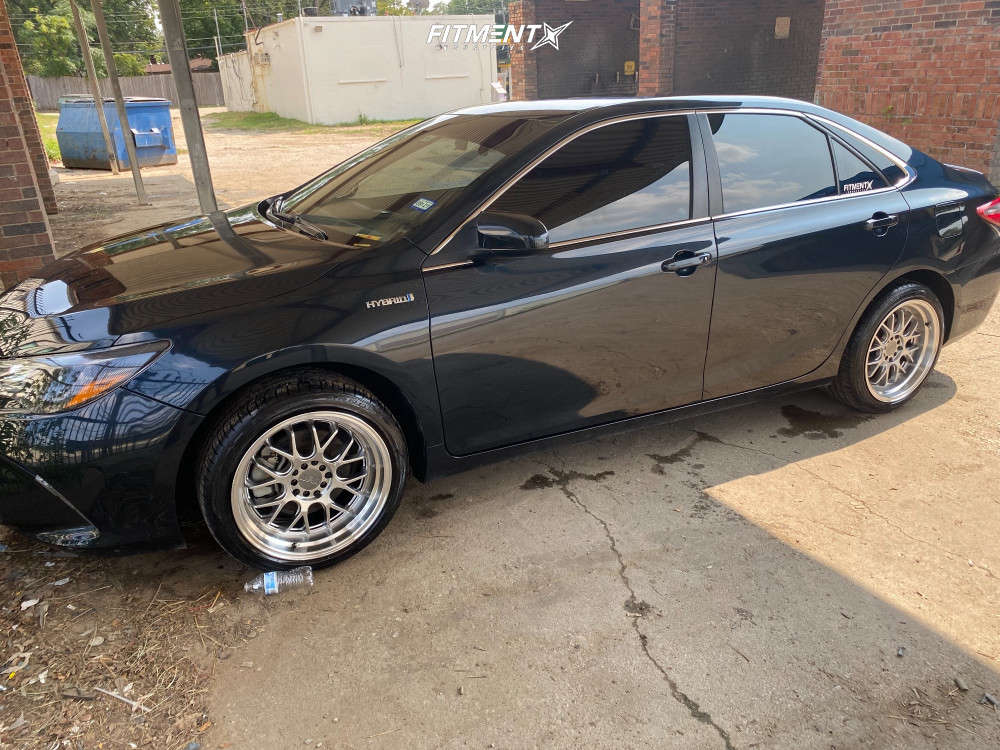 2016 Toyota Camry Hybrid SE with 18x9.5 F1R F21 and Arroyo 245x40 on ...