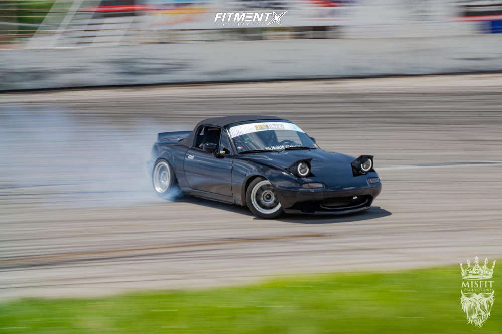 1994 Mazda Miata Base with 15x8 Konig Hypergram and Federal 195x45 on ...