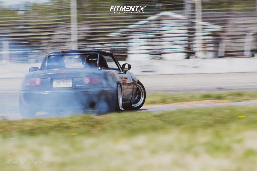 1994 Mazda Miata Base with 15x8 Konig Hypergram and Federal 195x45 on ...