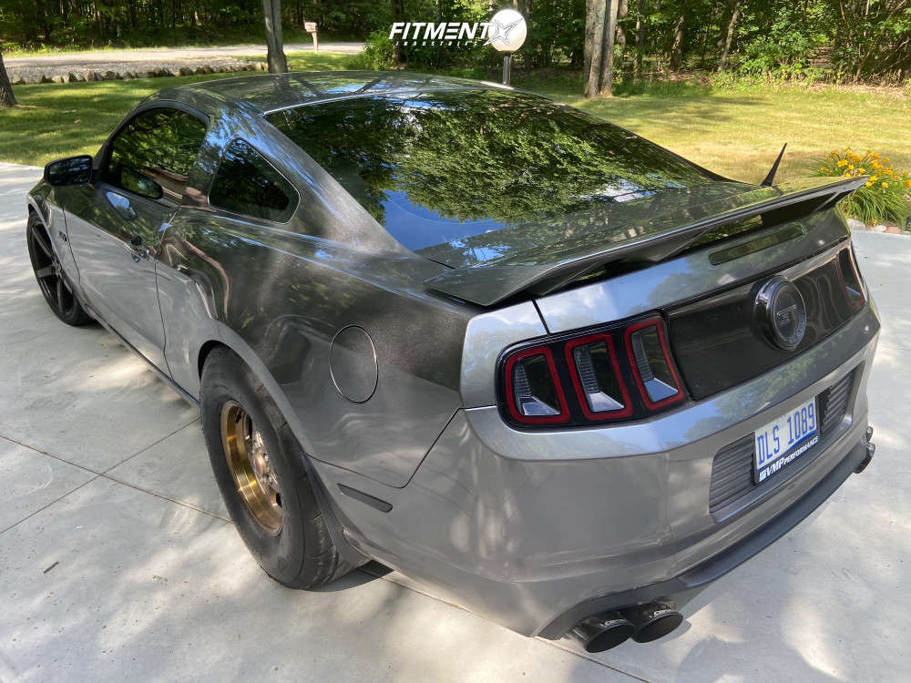 2014 Ford Mustang GT with 20x8.5 American Muscle MMD 551C and Nitto ...