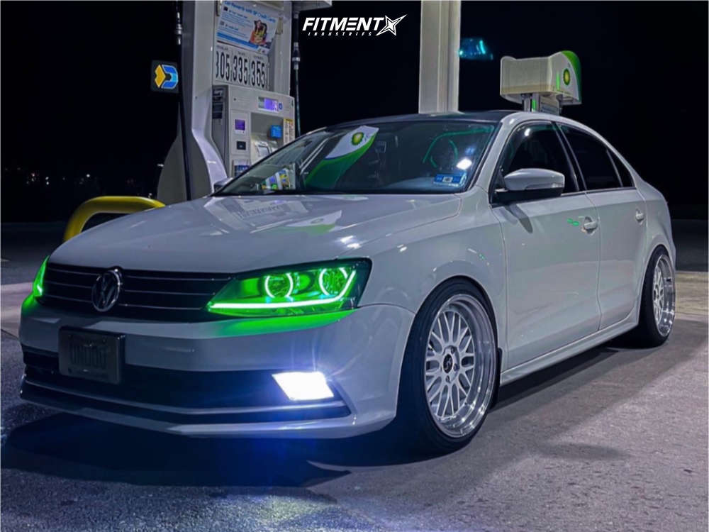 2015 Volkswagen Jetta SE with 18x9 JNC Jnc005 and Lexani 225x40 on ...
