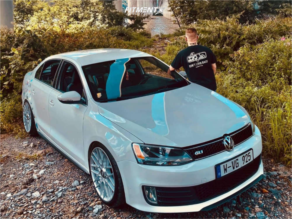 2012 Volkswagen Jetta GLI with 18x8.5 Rotiform Rse and Continental ...
