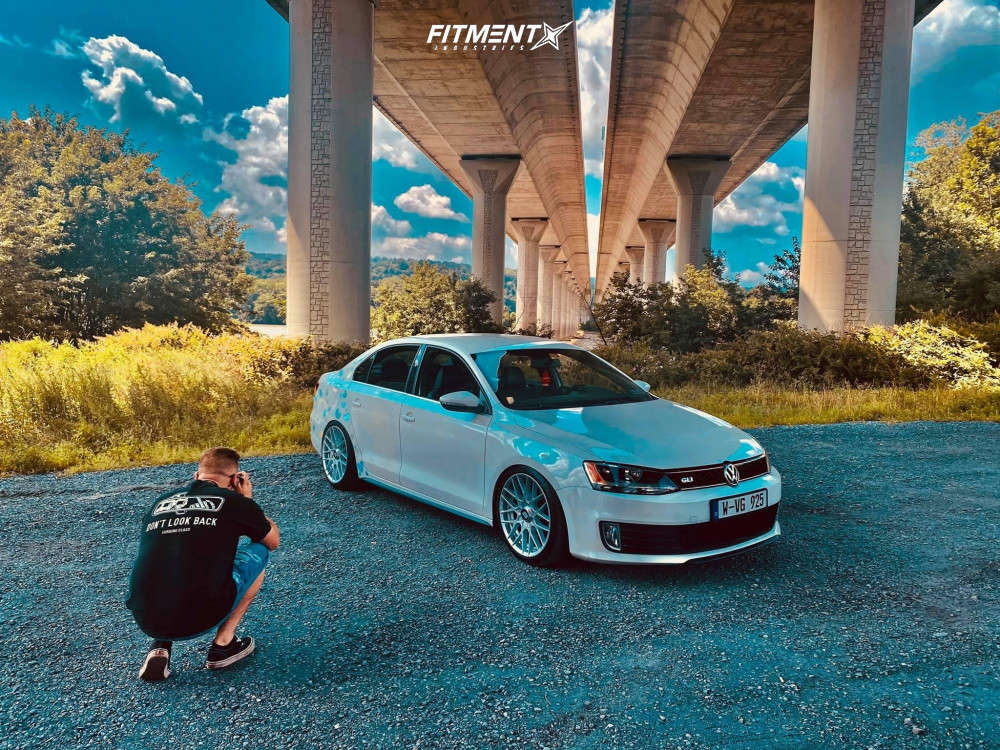 2012 Volkswagen Jetta GLI with 18x8.5 Rotiform Rse and Continental ...