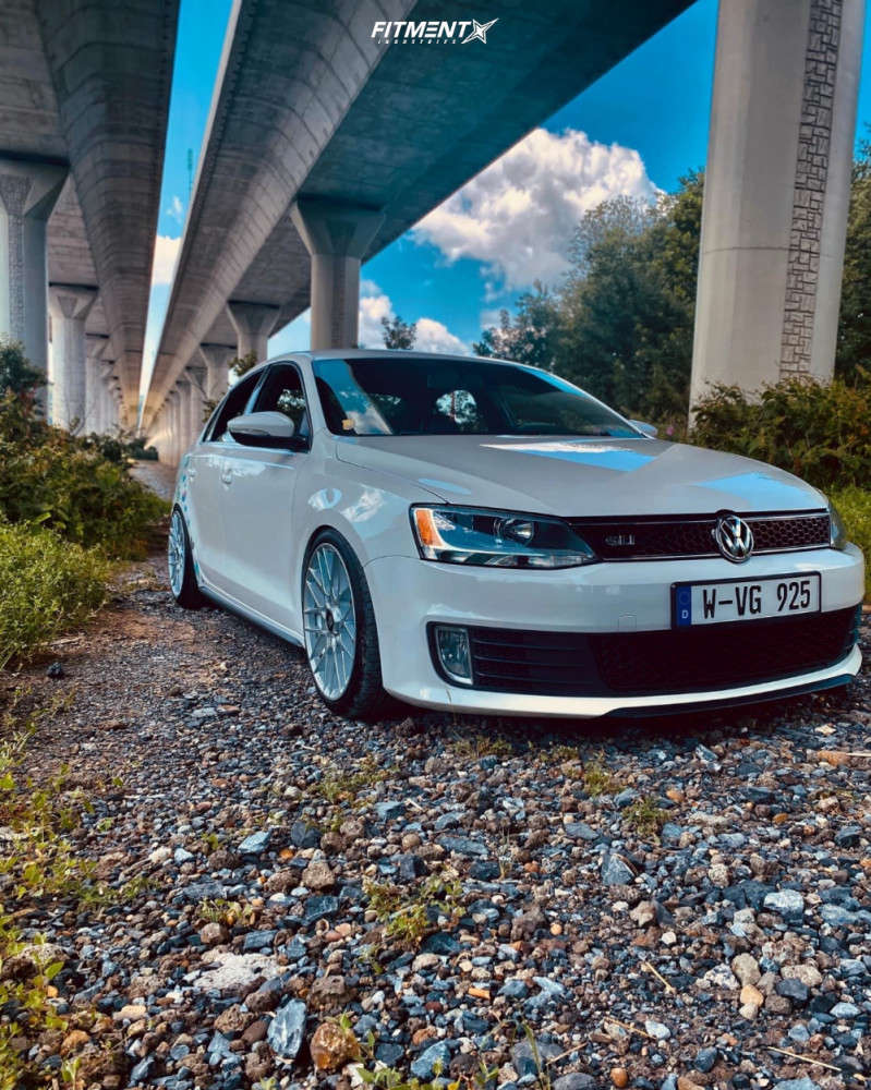 2012 Volkswagen Jetta GLI with 18x8.5 Rotiform Rse and Continental ...