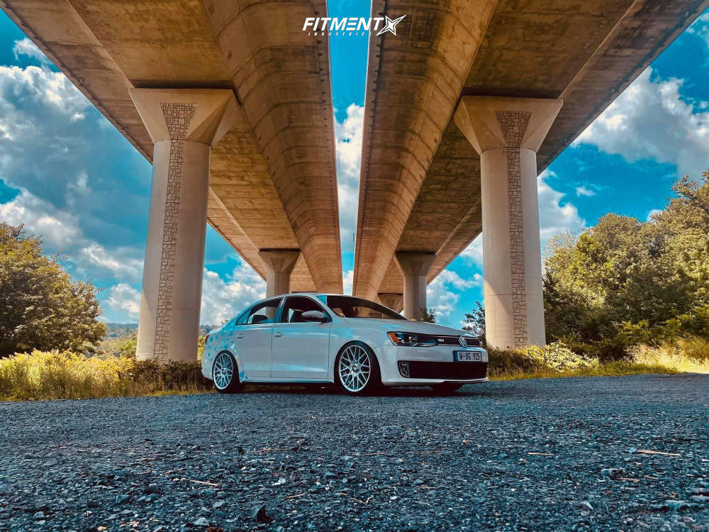 2012 Volkswagen Jetta GLI with 18x8.5 Rotiform Rse and Continental ...