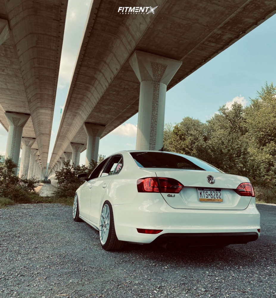 2012 Volkswagen Jetta GLI with 18x8.5 Rotiform Rse and Continental ...