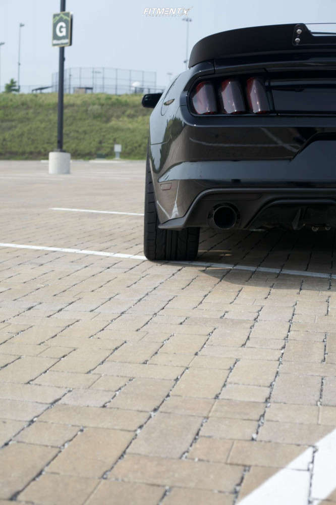2017 Ford Mustang GT Premium with 20x9 Aodhan Aff7 and Nitto 275x35 on ...