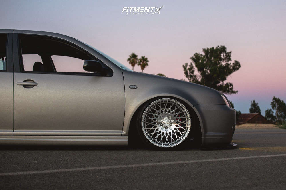 2004 Volkswagen Jetta GLI with 18x9 Avant Garde M540 and Accelera ...