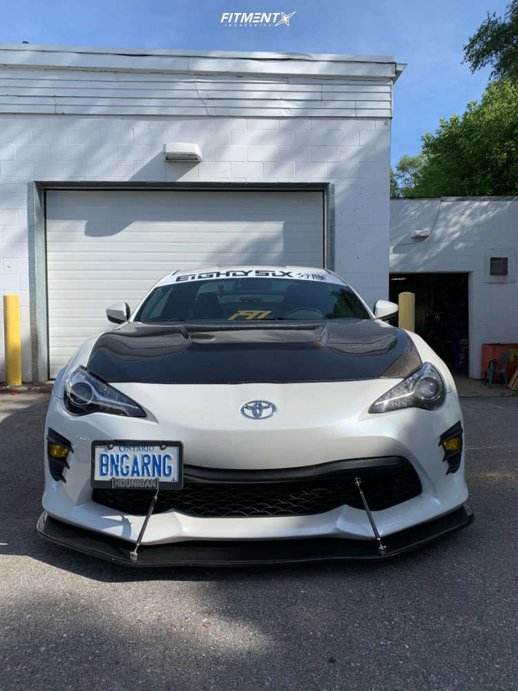 2018 Toyota 86 GT with 18x8.5 ESR Sr01 and Antares 225x40 on Coilovers ...