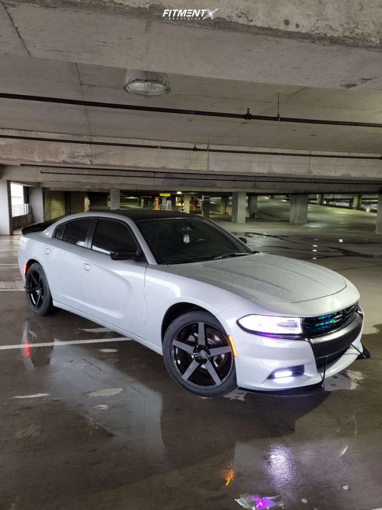 2019 Dodge Charger SXT with 20x8.5 Ravetti M13 and General 245x50 on ...