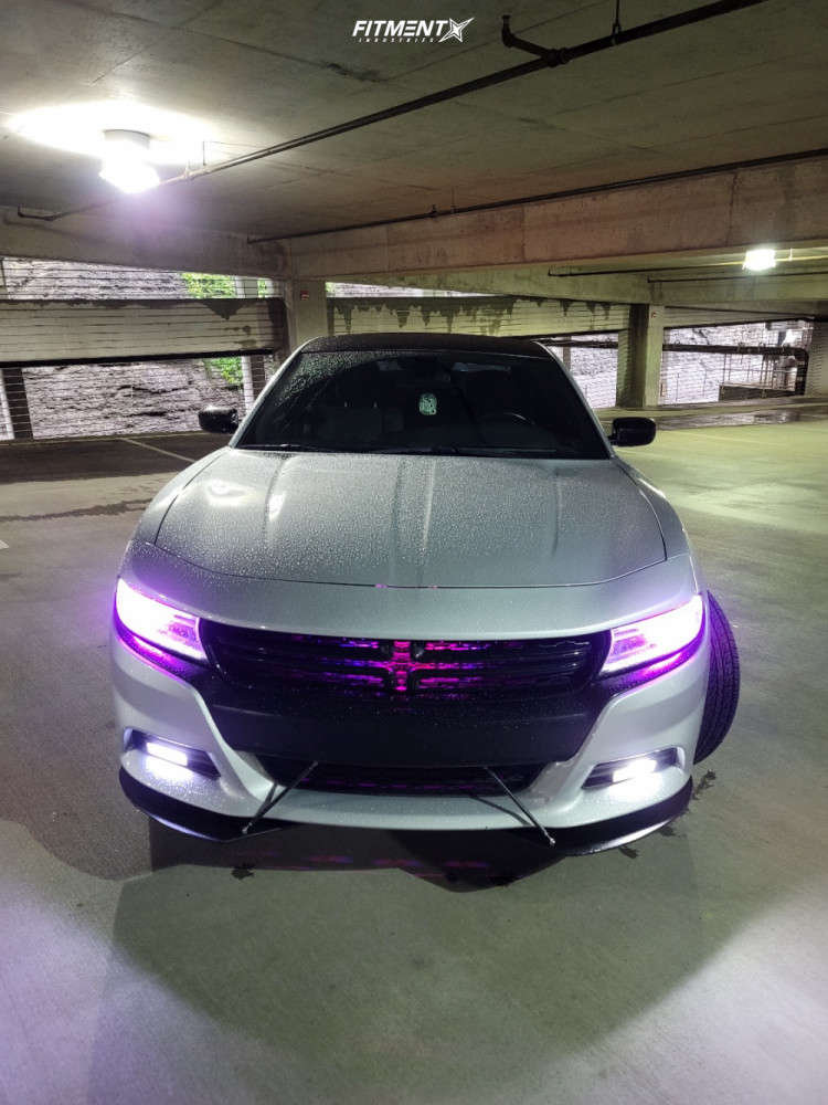 2019 Dodge Charger SXT with 20x8.5 Ravetti M13 and General 245x50 on ...