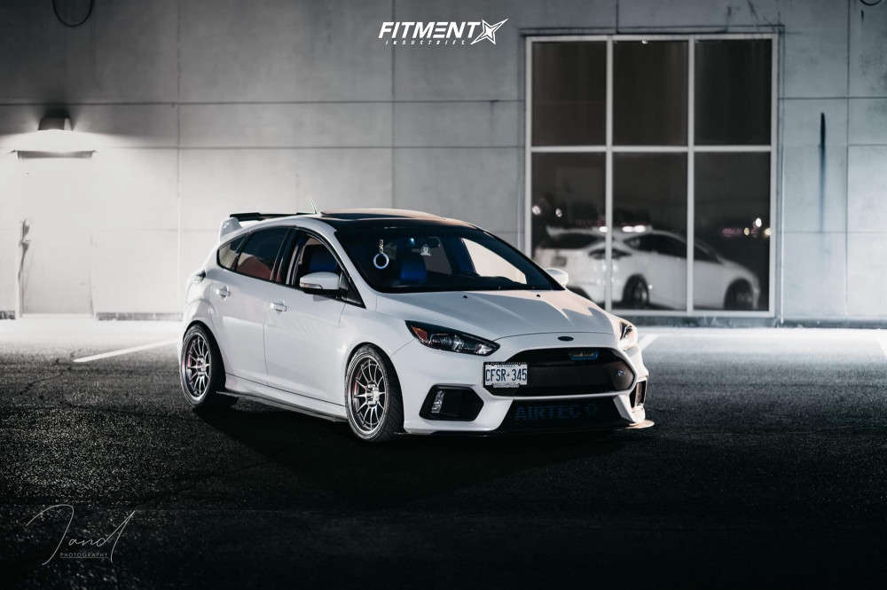 2017 Ford Focus RS with 18x9.5 Enkei Nt03m and Sailun 265x35 on ...