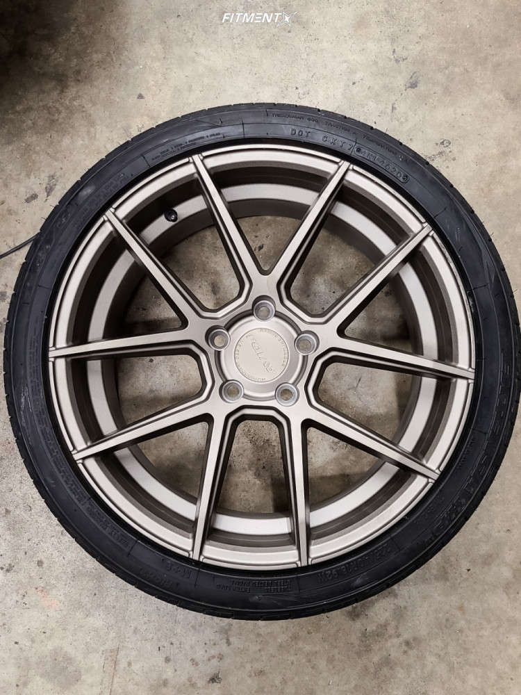 2014 Lexus IS350 Base with 18x8.5 AVID1 SL02 and Toyo Tires 225x40 on ...