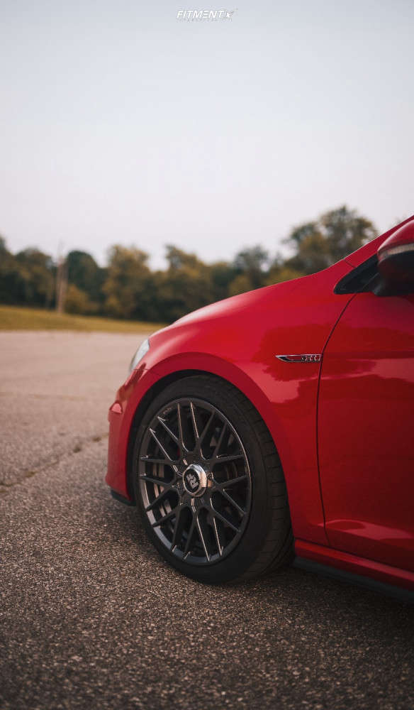 2015 Volkswagen GTI S with 18x8.5 Rotiform Rse and Continental 225x40 ...