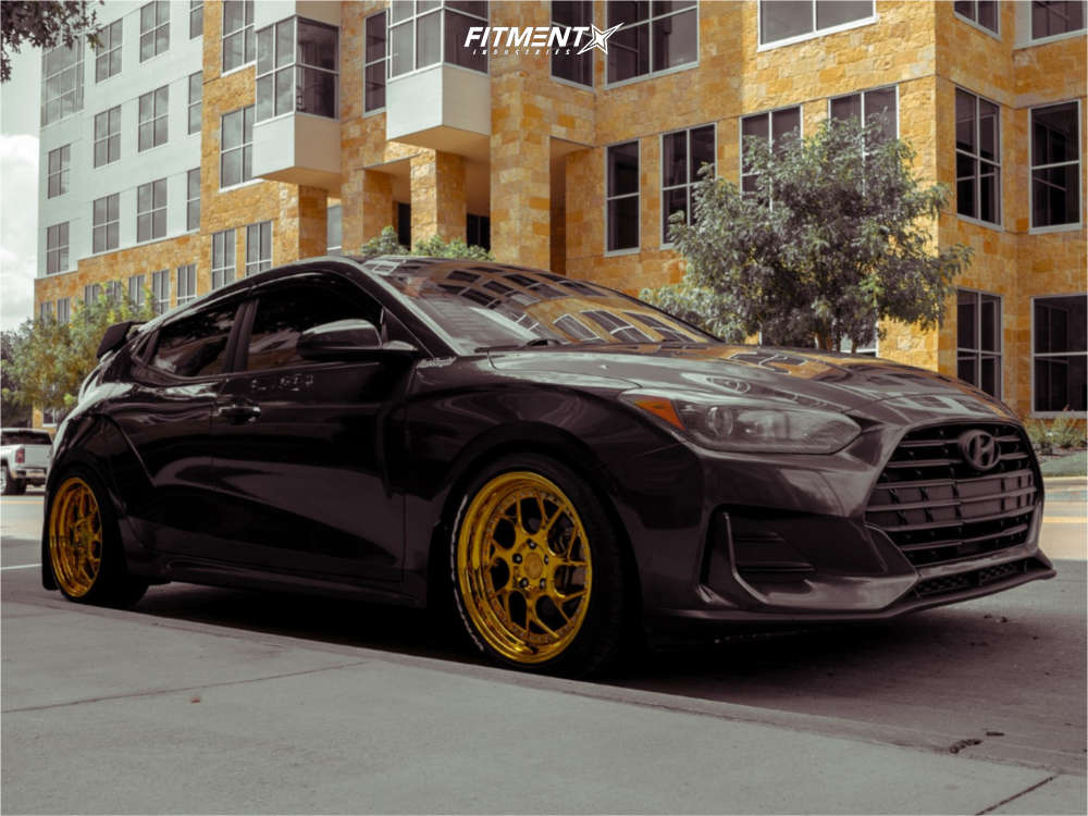 2019 Hyundai Veloster Base with 18x8.5 Aodhan Ds01 and Vercelli 225x40 ...