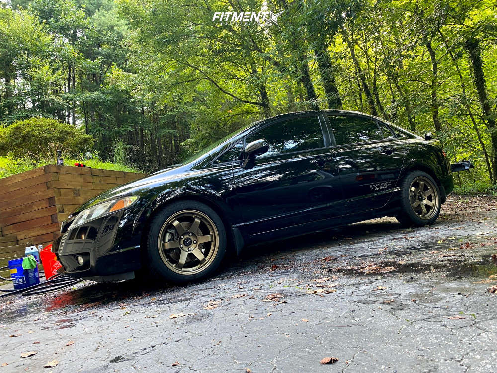2009 Honda Civic Si with 17x8 AVID1 AV6 and Continental 225x45 on Stock ...